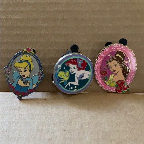 Disney | Accessories | Disney Pins Bell Cinderella Little Mermaid ...